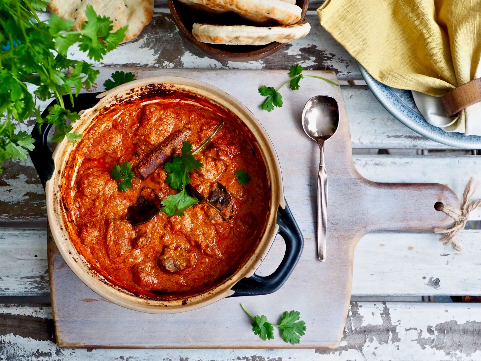 Rogan josh lammaspata — Peggyn pieni punainen keittio